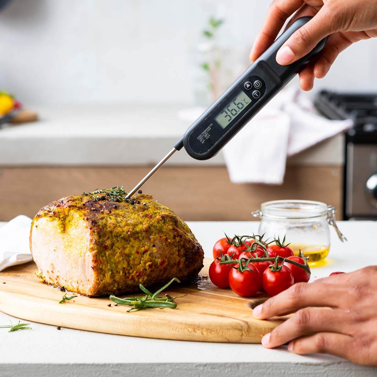 UK MasterChef Food Thermometer - Essential Black Kitchenware